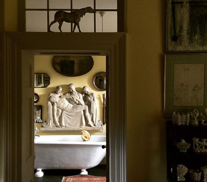 The Most Enchanting House in England – Milo Dickinson